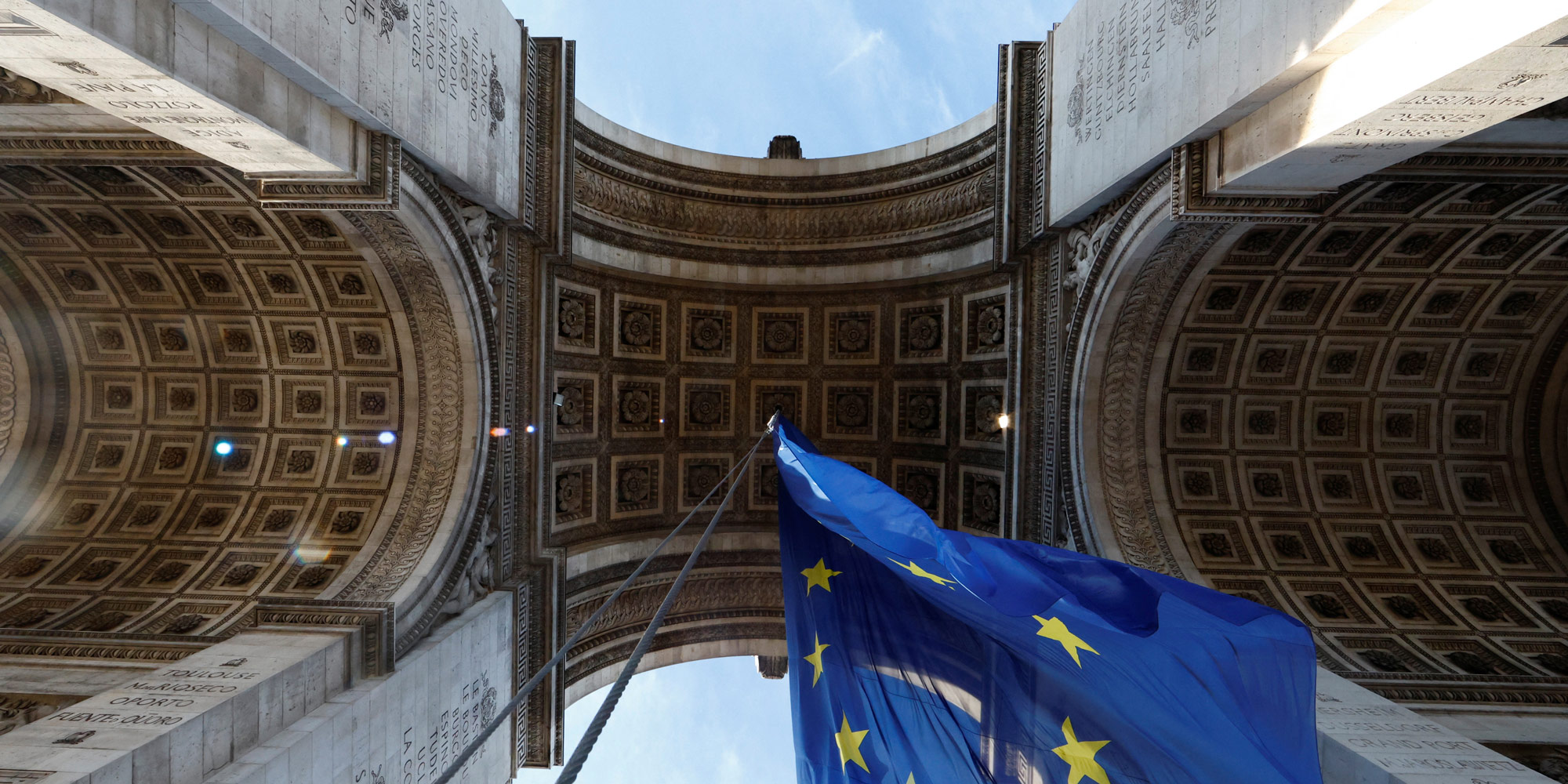 PFUE : pourquoi il faut sortir vite de la polémique sur le drapeau ...