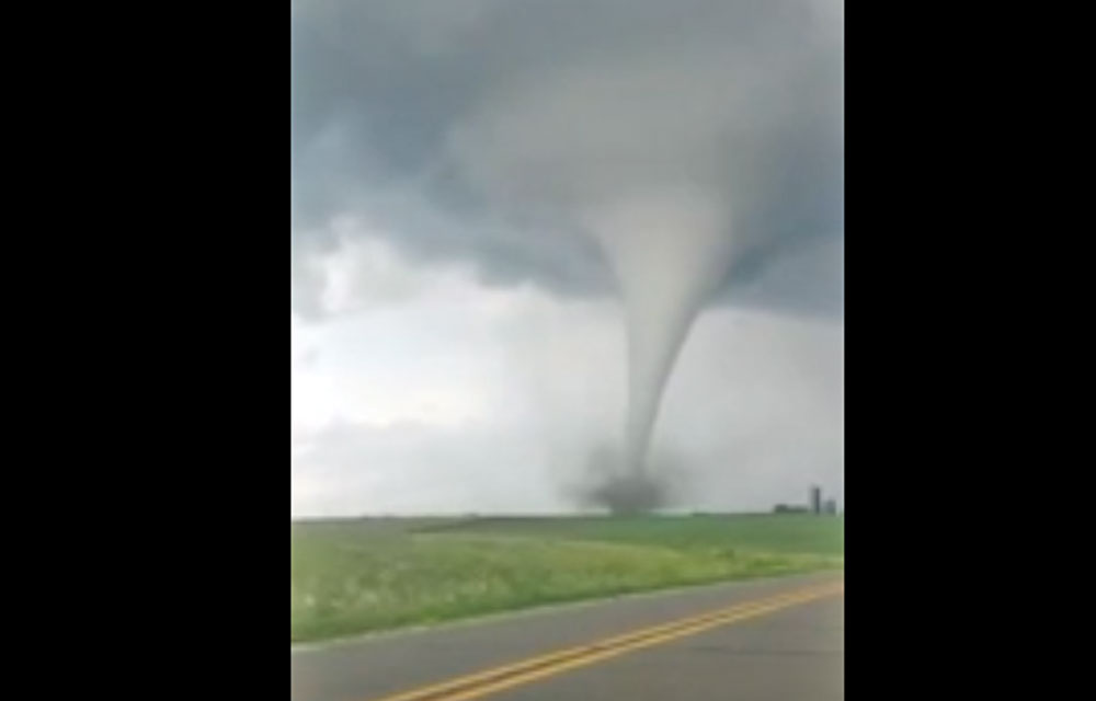 Vidéo. L'Iowa touché par une spectaculaire tornade Vidéo. L'Iowa touché par une spectaculaire tornade