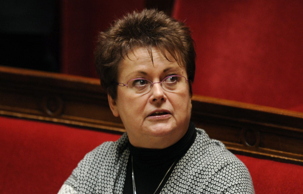 Boutin prend ses distances