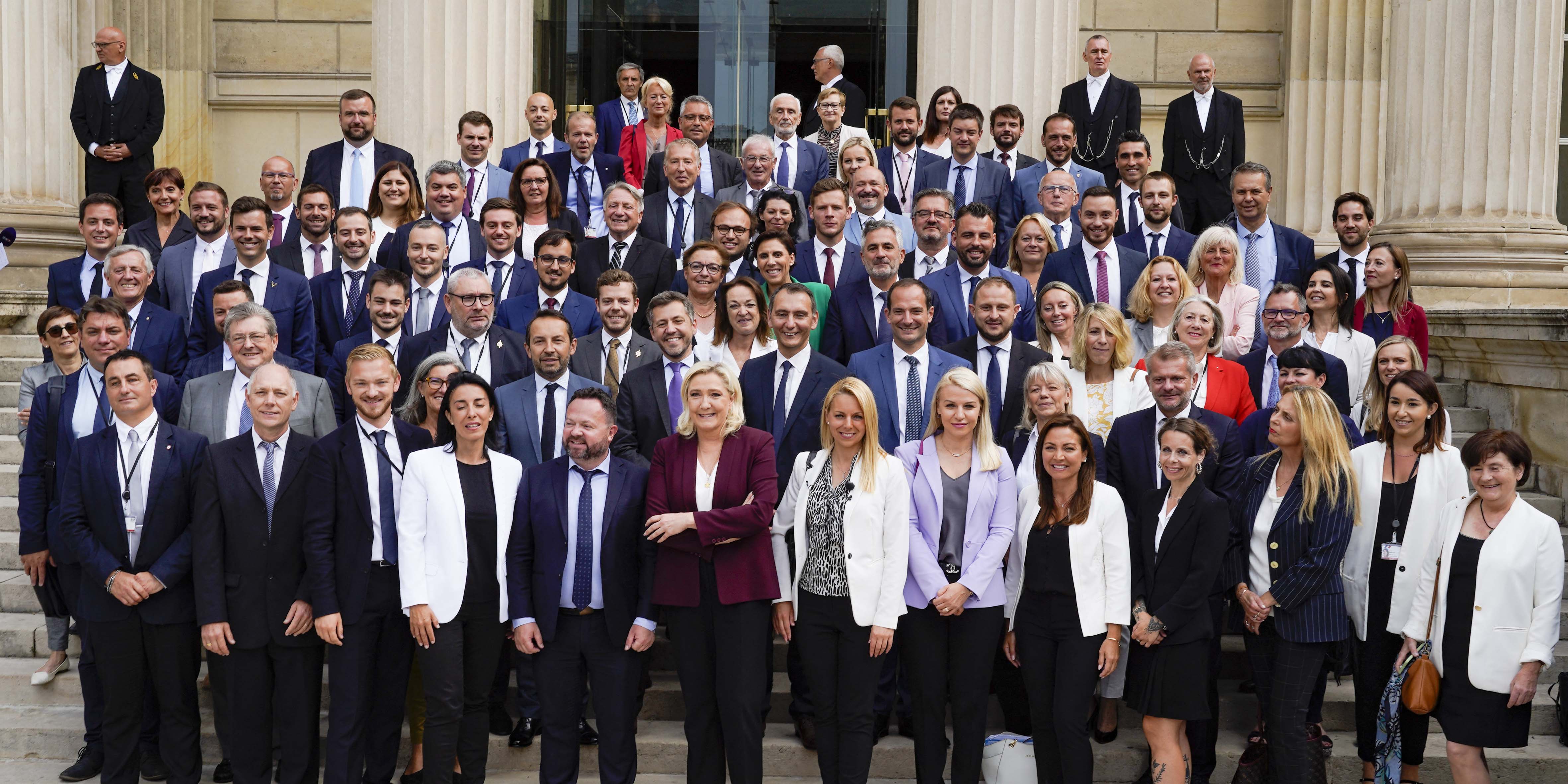 Au Rassemblement national, chaque député cherche sa place pour les ...