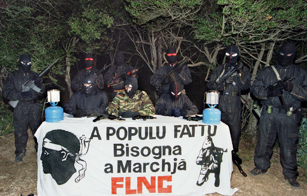 Corse : le FLNC prêt à reprendre les armes