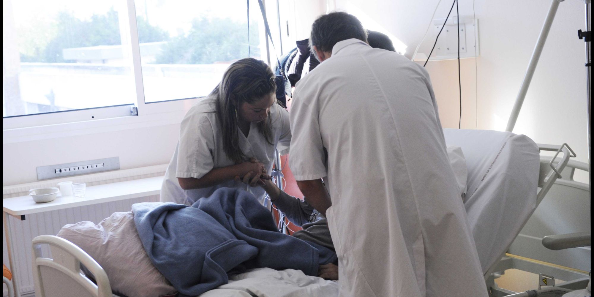 Aide à mourir : « En tant que soignants, cela nous mettrait dans une ...