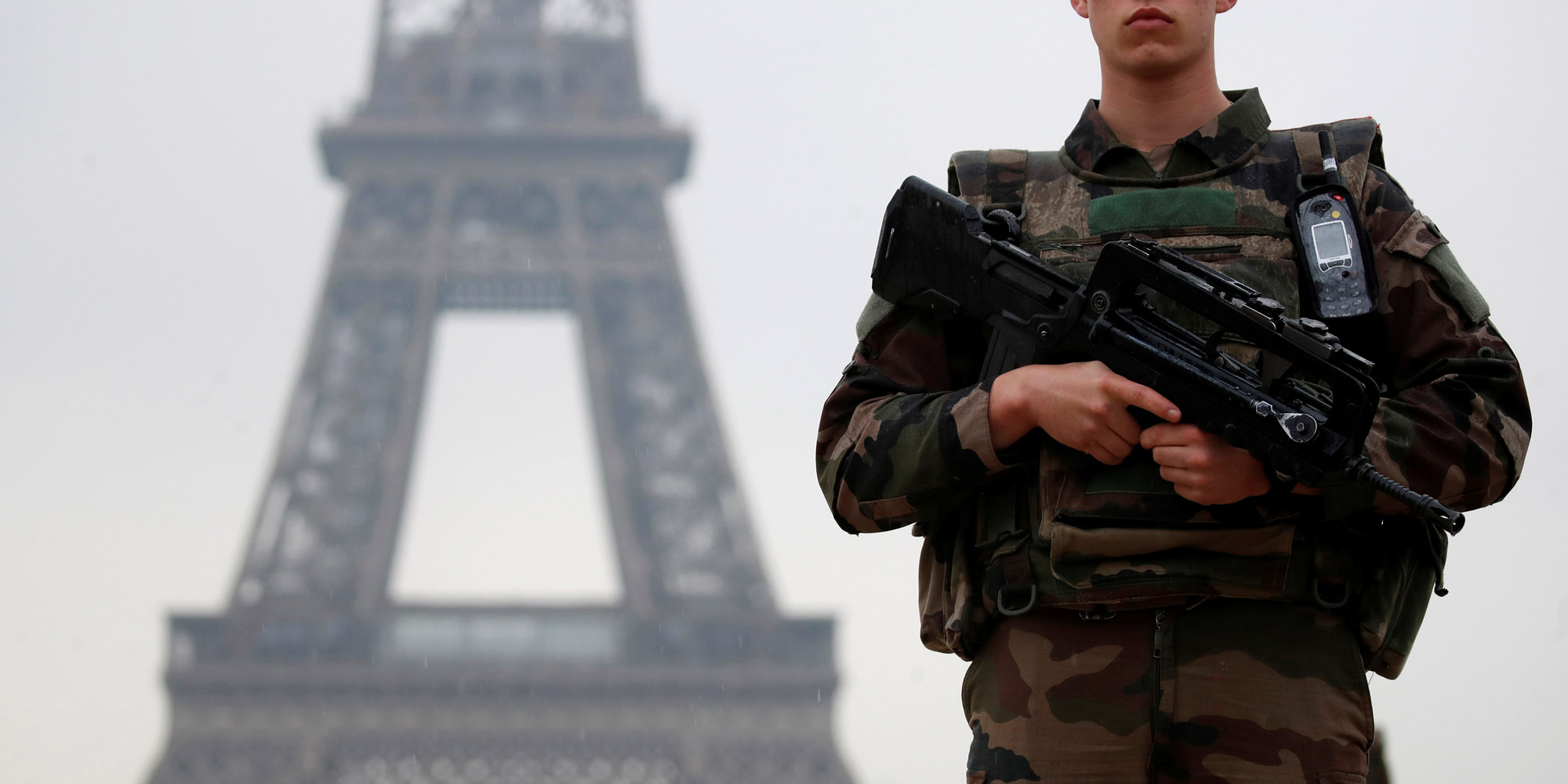 Un Militaire De Lopération Sentinelle Attaqué à Paris Par Un Homme